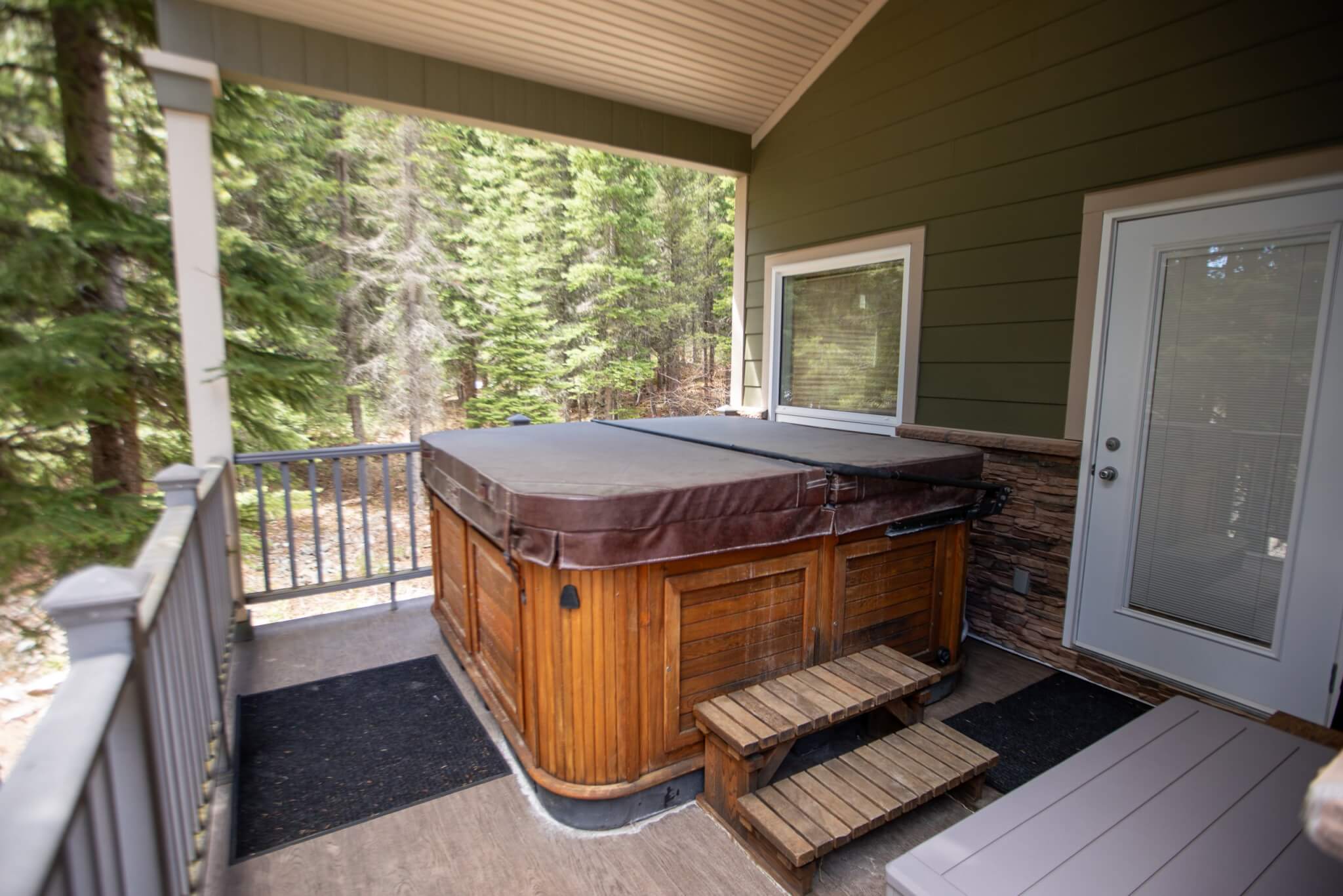 Pebble Point Upper--15 | Castle Mountain Resort